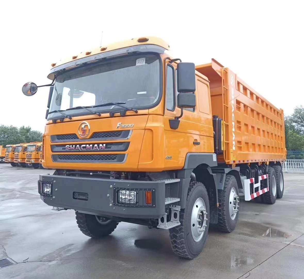SHACMAN 3 axel dump truck F3000 8x4 430 pk EuroII 25 ton 3 axel dump truck